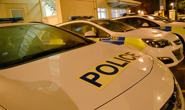 Opportunist thief steals delivery driver's cargo as it falls from car ...