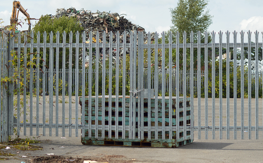 Irish travellers move on from MINI factory site in Swindon leaving ...
