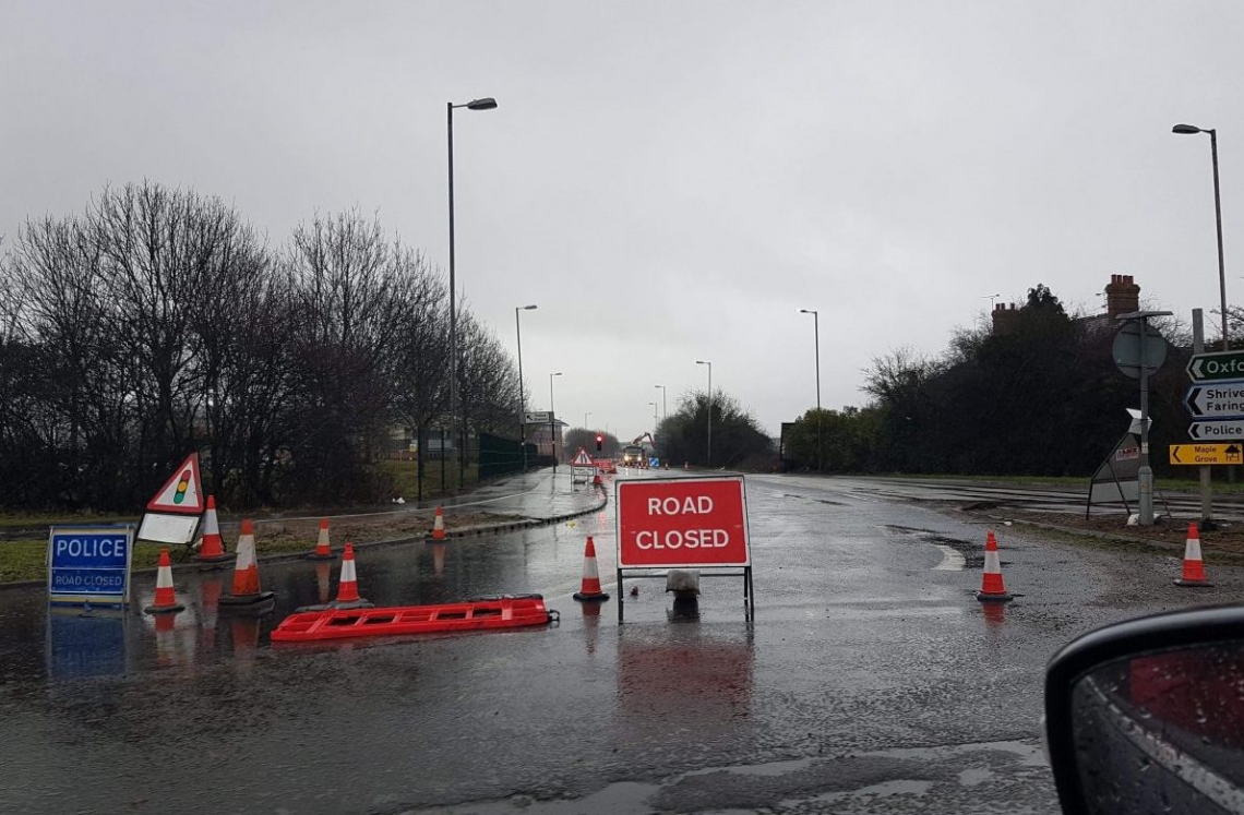 A420 remains closed this lunchtime as work continues to fix gas pipe damage