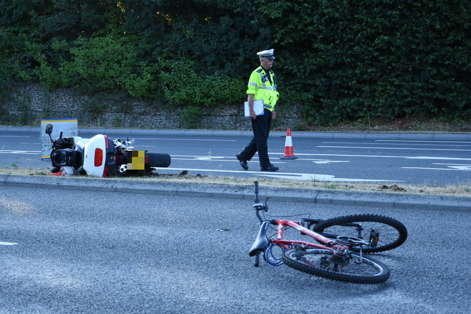 Serious Crash Involving Cyclist And Motorcyclist Closes Thamesdown Drive