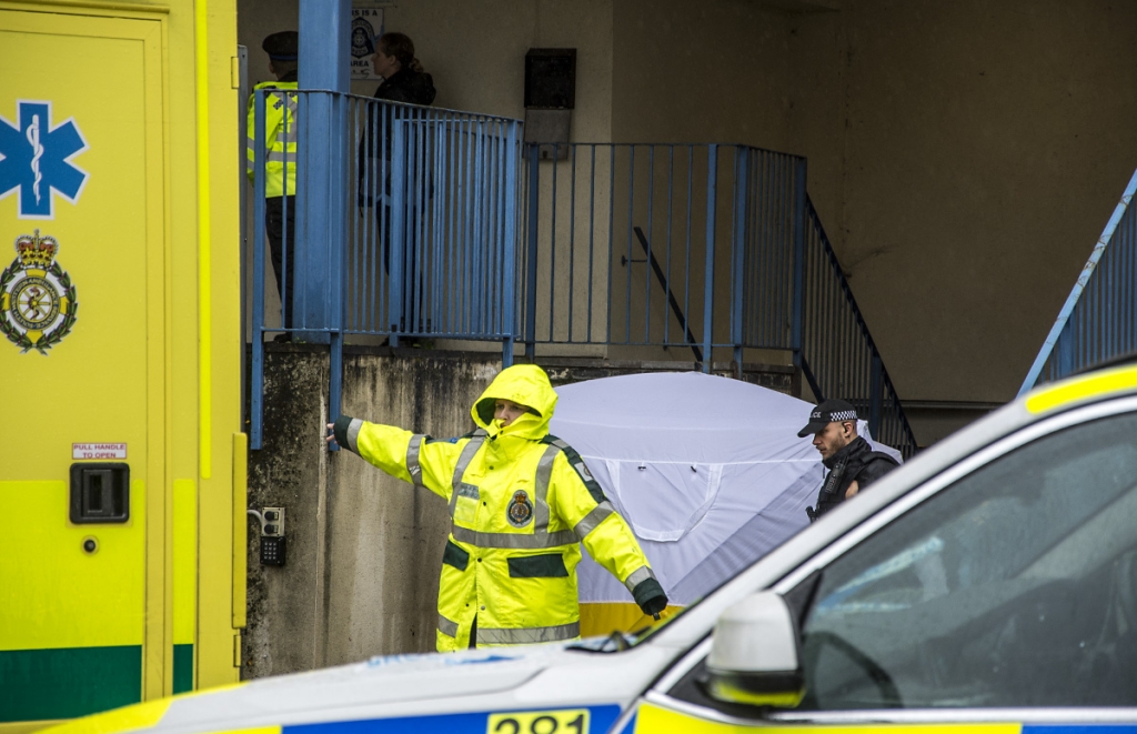 BREAKING: Man's body found outside flats in Swindon town centre