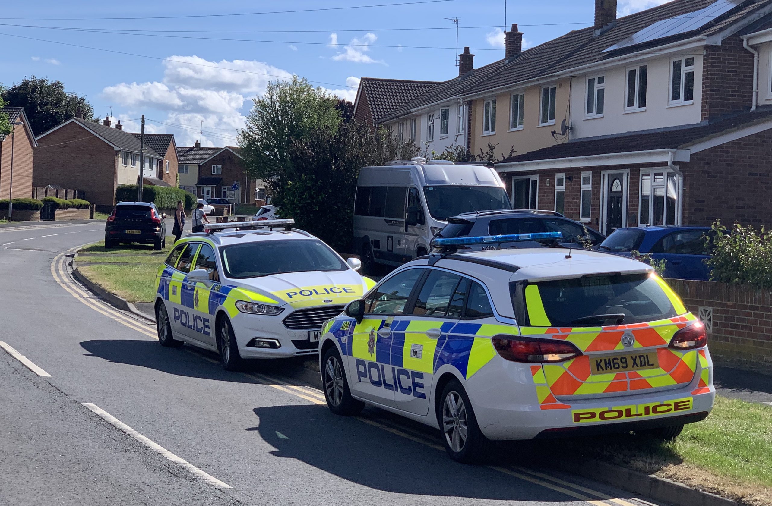 Large police presence in Swindon as police helicopter circles overhead