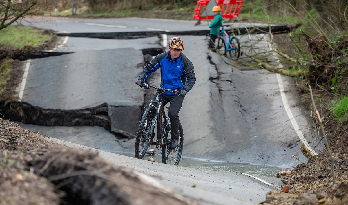 'You could be prosecuted for accessing Lyneham Banks landslip', council ...