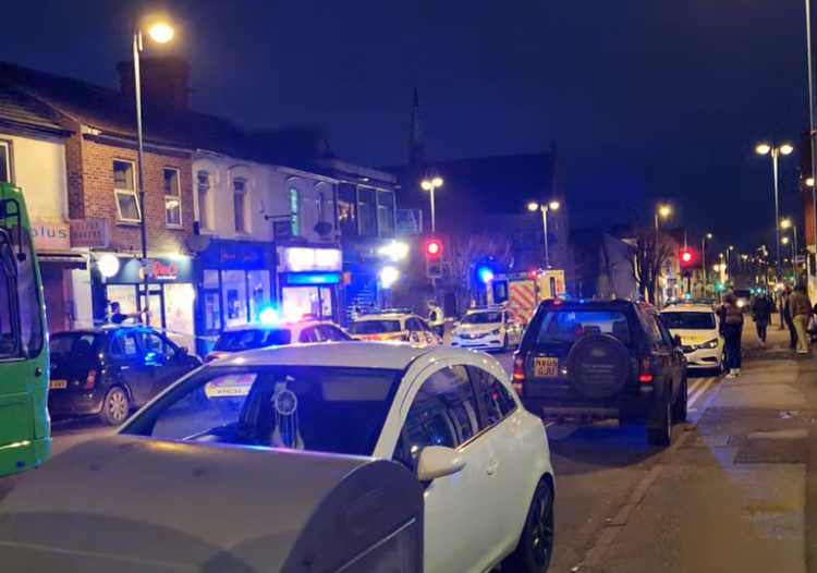 Boy, 17, stabbed at Swindon restaurant - crime scene in place as ...