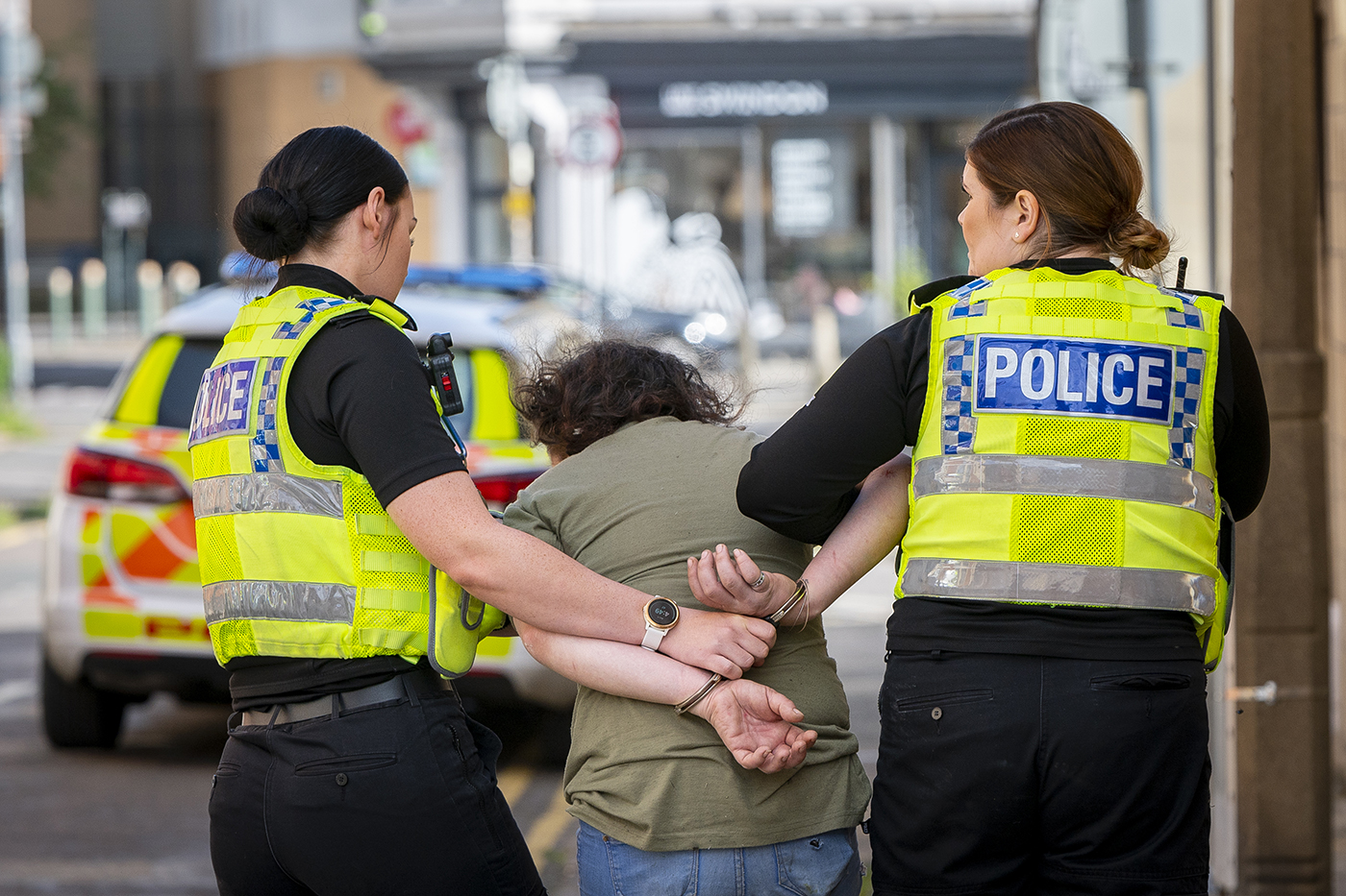 Man and woman arrested after police called to incident in Swindon town ...