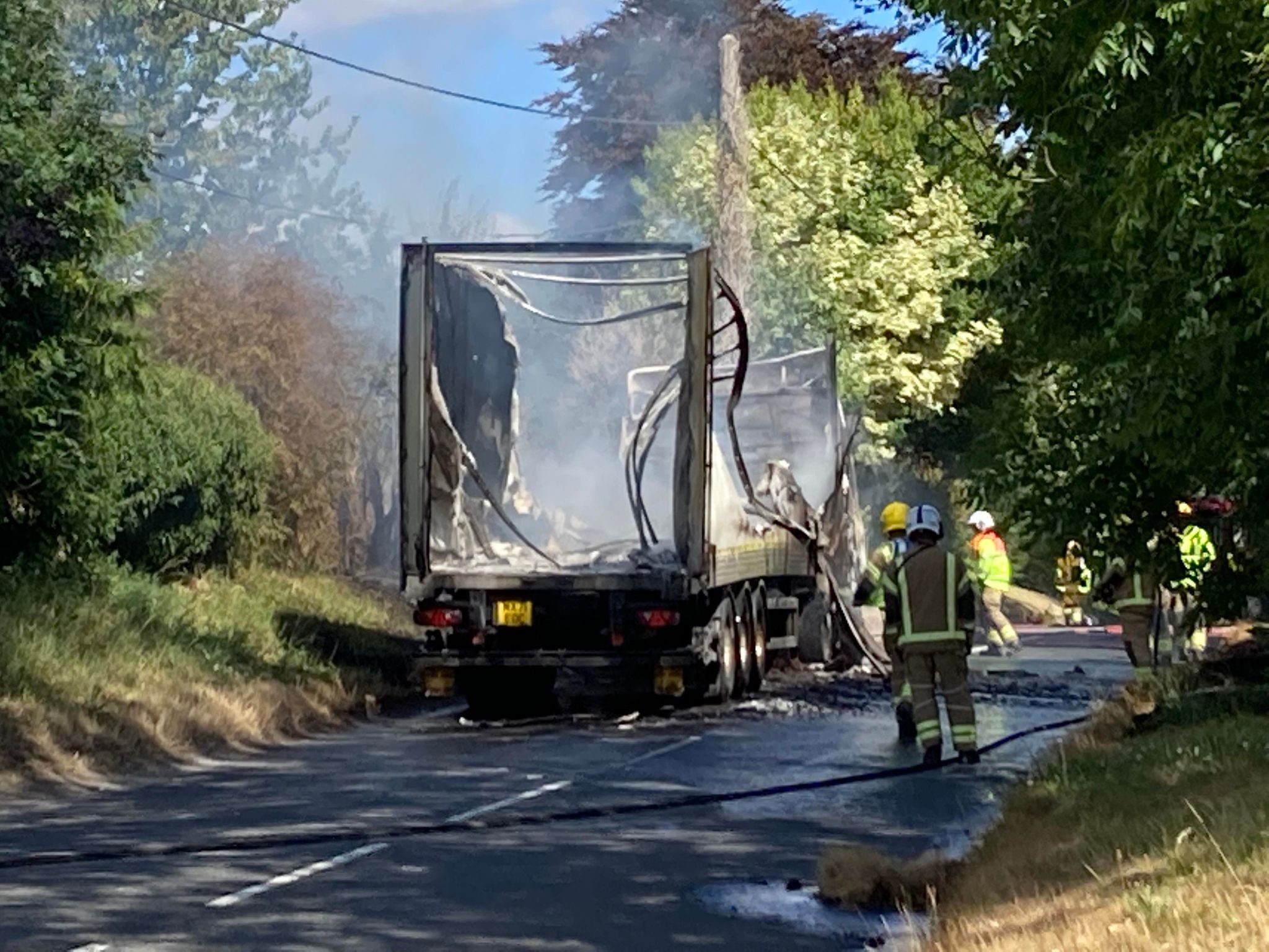 A338 closed as firefighters tackle significant lorry fire in ...
