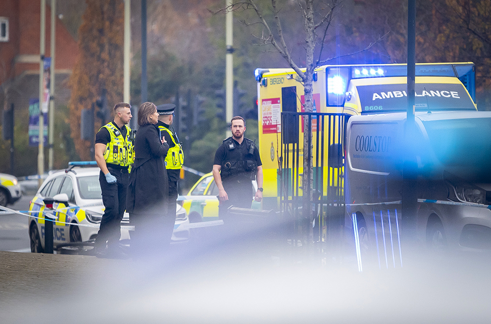 Major investigation launched in Swindon as person stabbed in the street
