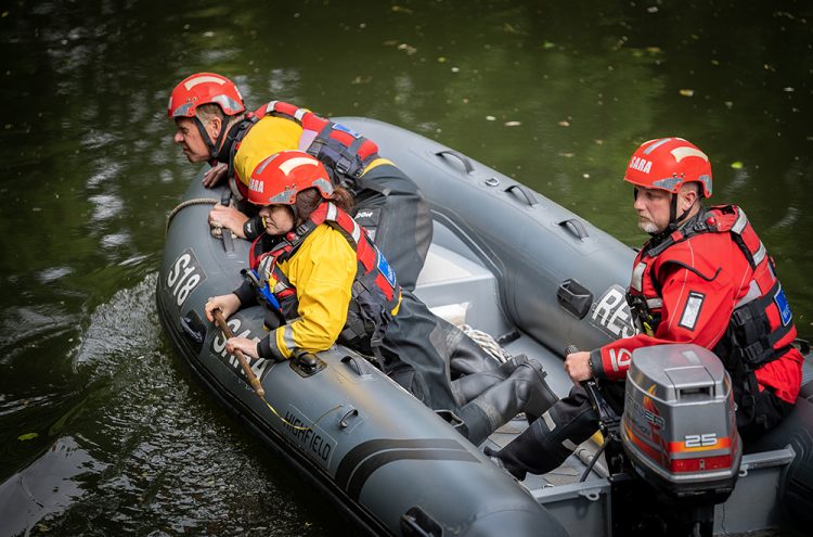 Fiona Edson disappearance: Boats deployed on river in Chippenham