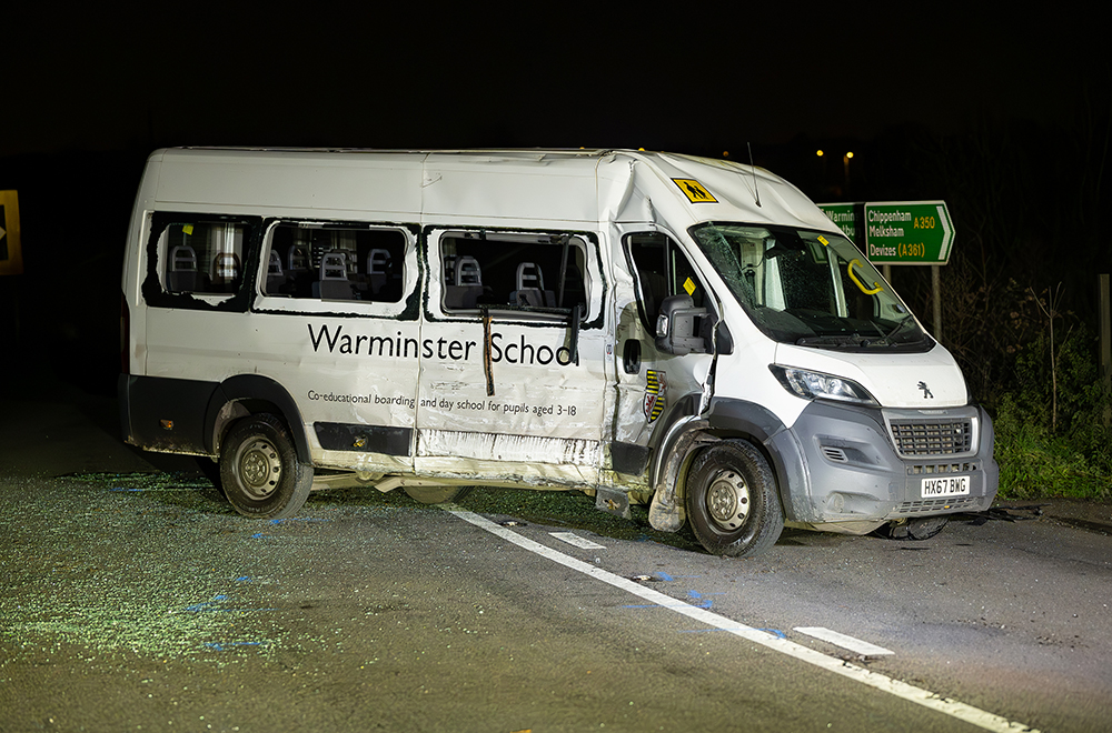 Minibus overturns in crash with lorry on A350 - several injured