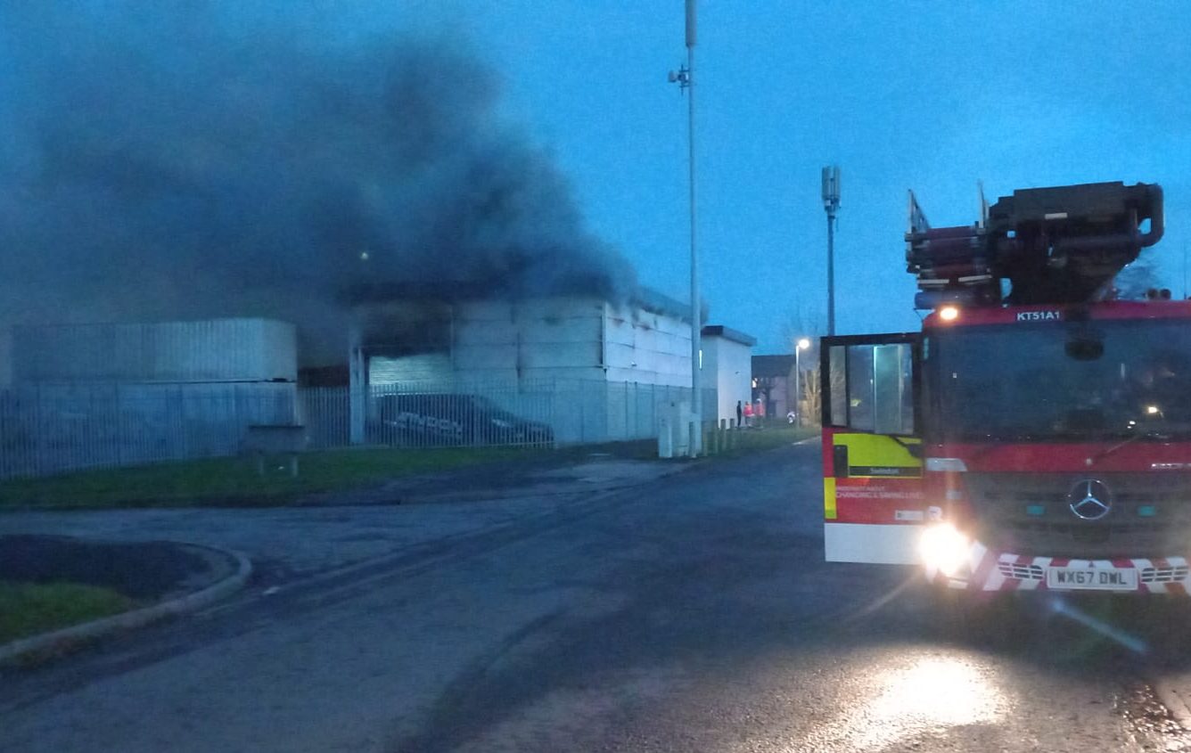 Police shut road as firefighters battle industrial blaze in Swindon