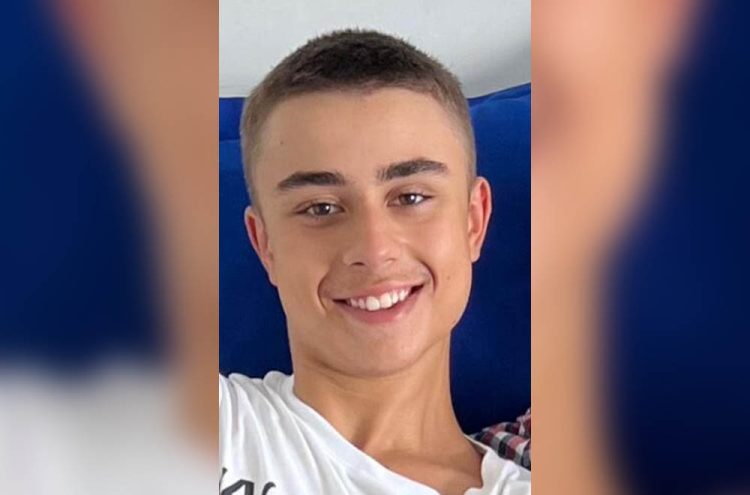 Family issue tribute to Swindon boy, 17, who died in police pursuit