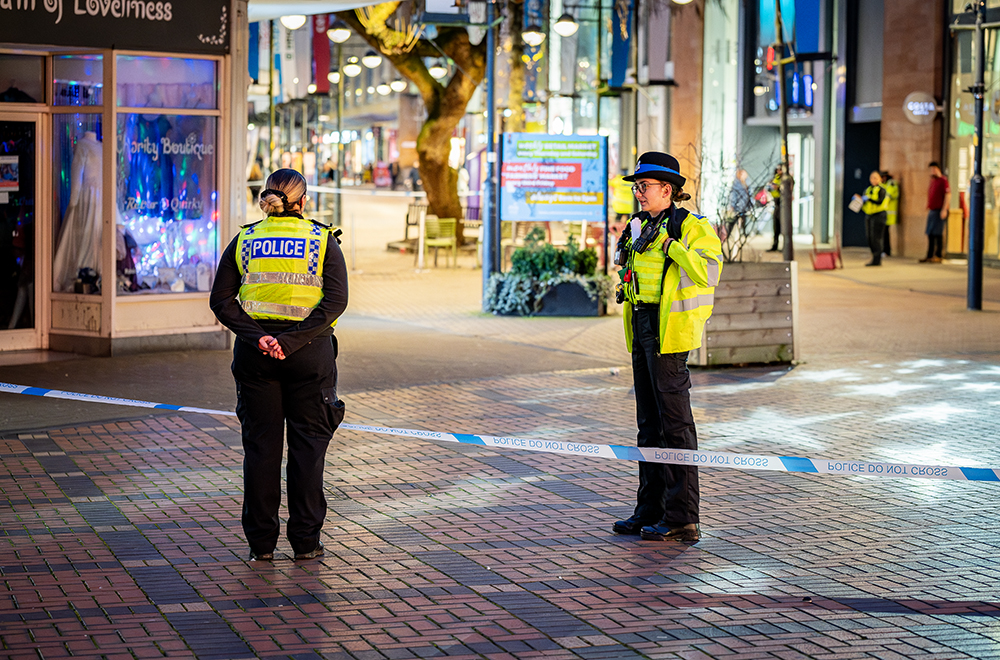 Crime scene in Swindon town centre after huge brawl breaks out