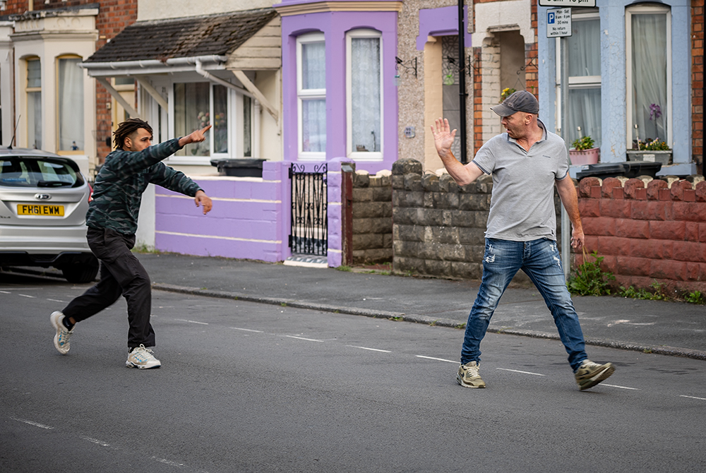 Anti-protest outside Swindon mosque before disorder breaks out