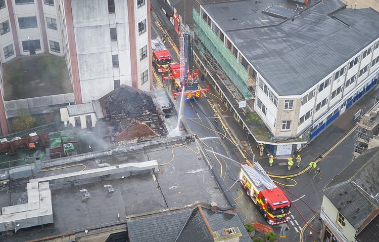 Huge fire breaks out at derelict nightclub in Swindon town centre