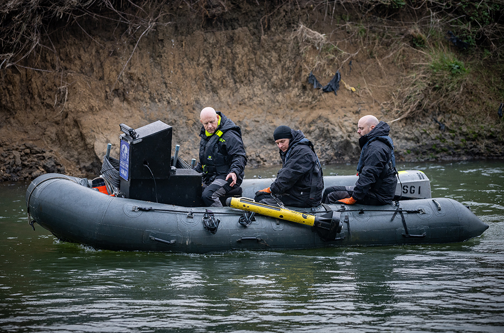 Peter Faulding starts sonar scan of River Avon in Sebastian search