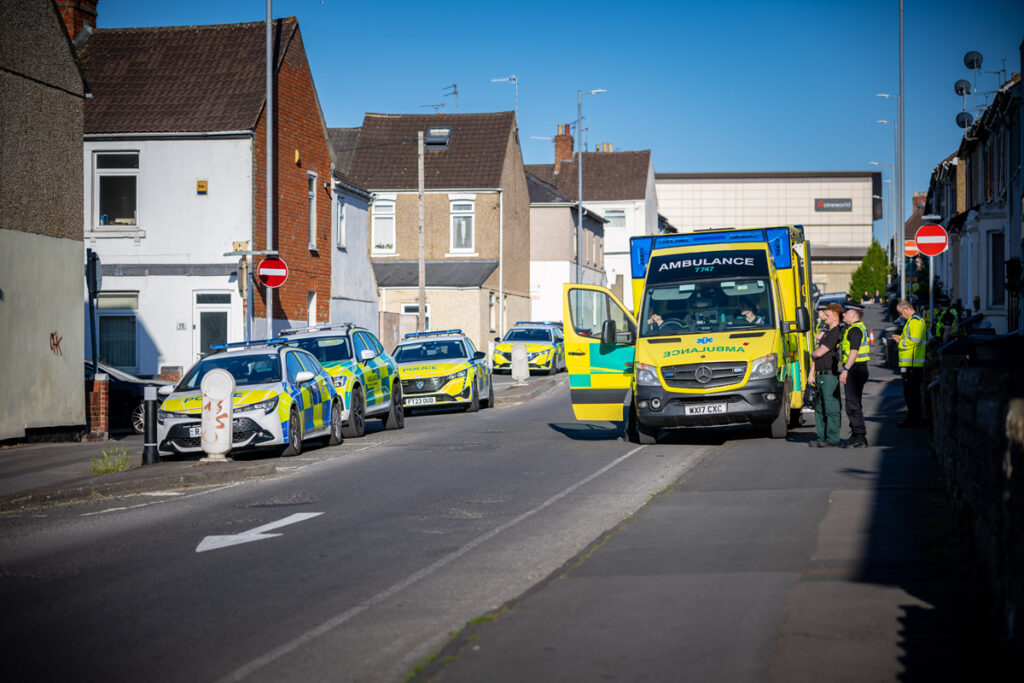 Swindon thief who sparked rooftop stand-off back behind bars