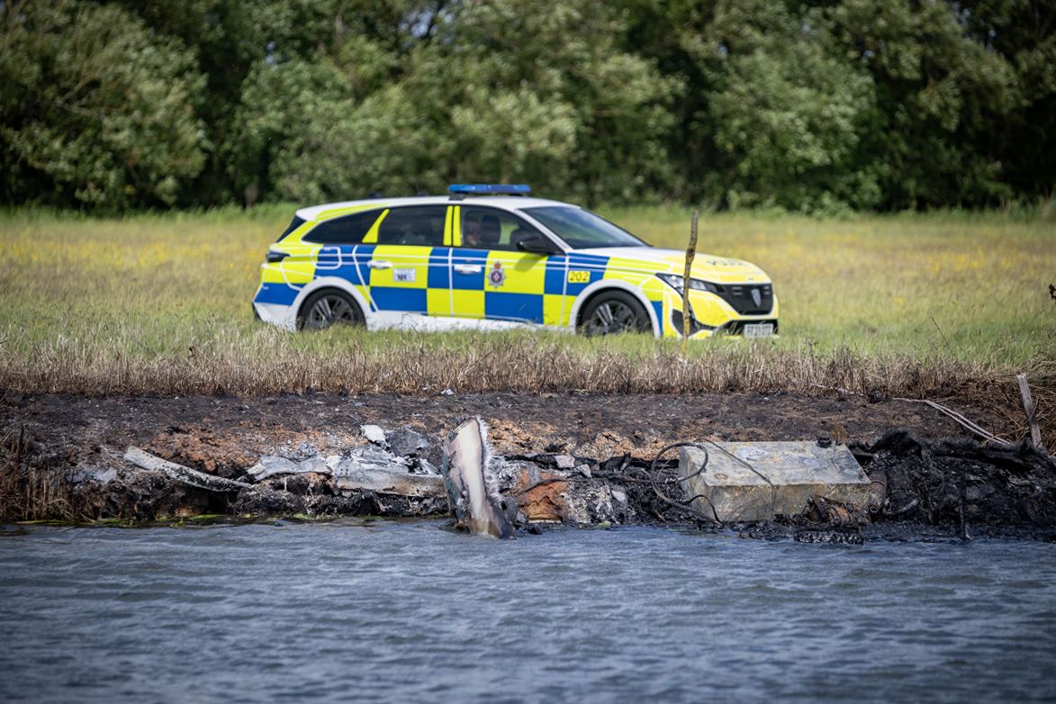 Boat wreckage pictured after 'explosion' injures nine in Lechlade