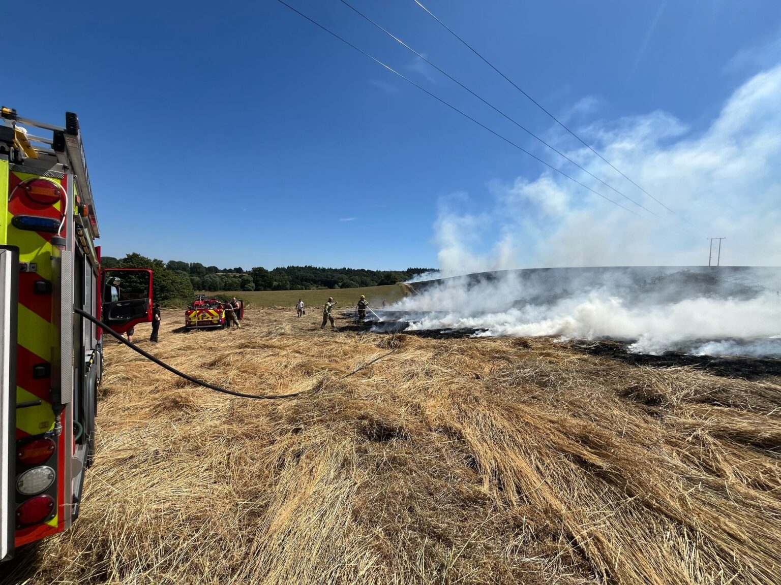 Scary scenes as raging field fire moves towards Warminster homes
