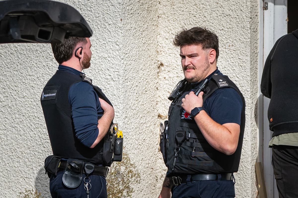 Illegal immigrants arrested after Home Office raid A419 property