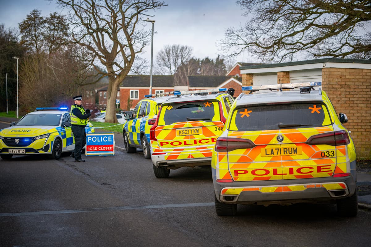 Four men arrested after armed police swarm street in Swindon