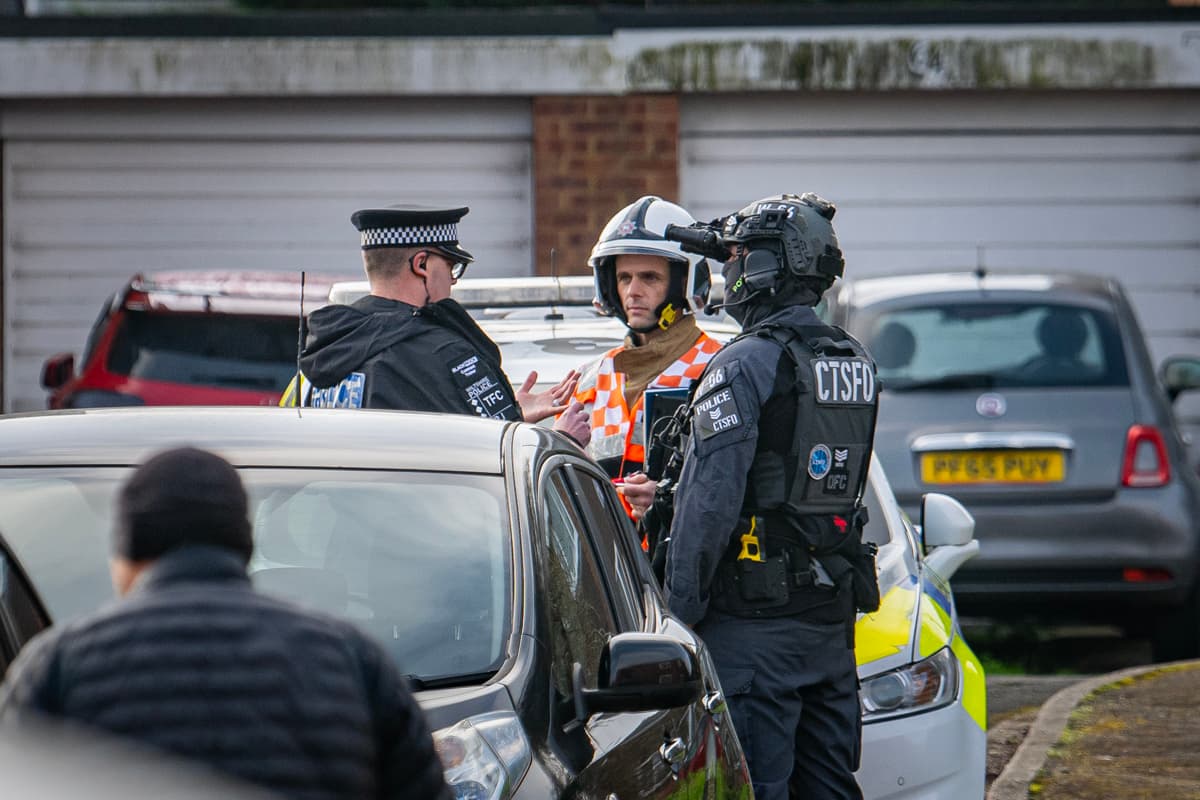 Four men arrested after armed police swarm street in Swindon